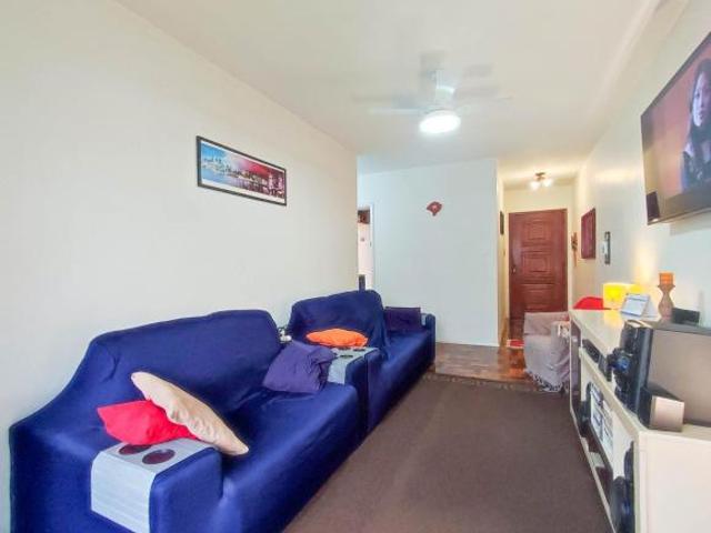 Apartamento com 2 quartos, sacada e vaga coberta no bairro Vila Ipiranga