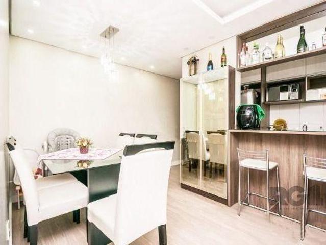 Apartamento com 2 quartos, sala, cozinha, sacada com churrasqueira e 1 vaga