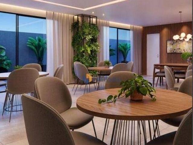 Apartamento com 2 quartos sendo uma suíte ao lado do Estádio Regional Willie Davids na zona 07 por a