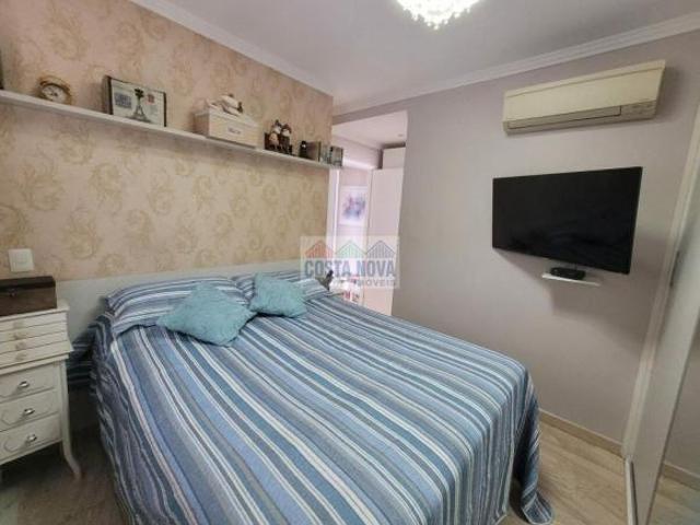 Apartamento com 2 quartos sendo 1 suíte, 2 banheiros, 2 vagas. Bairro Ponta da Praia