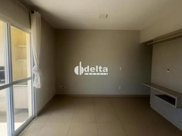 Apartamento com 2 quartos sendo 1 suíte disponível para locação e venda no bairro Tubalina em Uberlâ