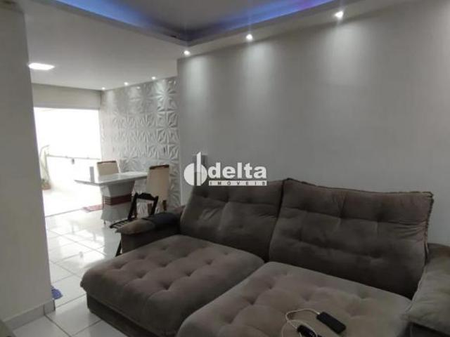 Apartamento com 2 quartos sendo 1 suíte disponível para locação no bairro Jardim Patrícia em Uberlân
