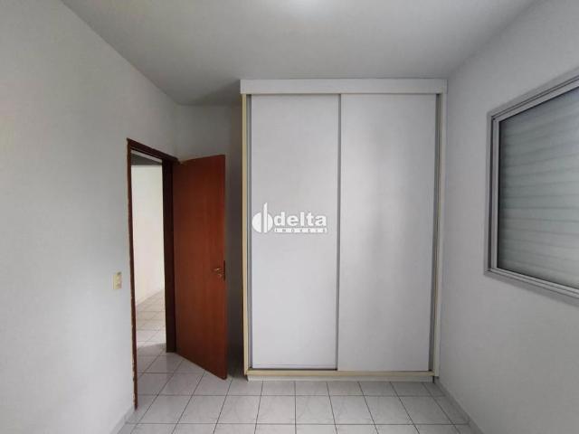 Apartamento Com 2 Quartos Sendo 1 Suíte, Disponível Para Locação No Bairro Santa Mônica Em Uberlândi