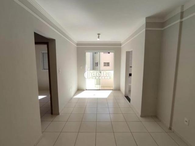 Apartamento com 2 quartos sendo 1 suíte disponível para locação no bairro Santa Mônica em Uberlândia