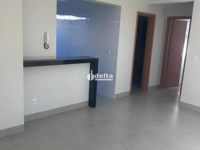 Apartamento com 2 quartos sendo 1 suíte disponível para locação no bairro Santa Mônica em Uberlândia