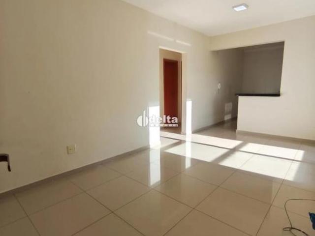 Apartamento com 2 quartos, sendo 1 suíte disponível para venda no bairro Alto Umuarama em Uberlândia