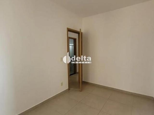 Apartamento com 2 quartos sendo 1 suíte disponível para venda no bairro Bosque dos Buritis em Uberlâ