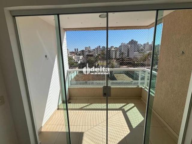 Apartamento com 2 quartos sendo 1 suíte disponível para venda no bairro Copacabana em Uberlândia MG