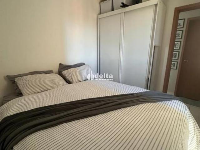 Apartamento com 2 quartos sendo 1 suíte disponível para venda no bairro Granada em Uberlândia MG