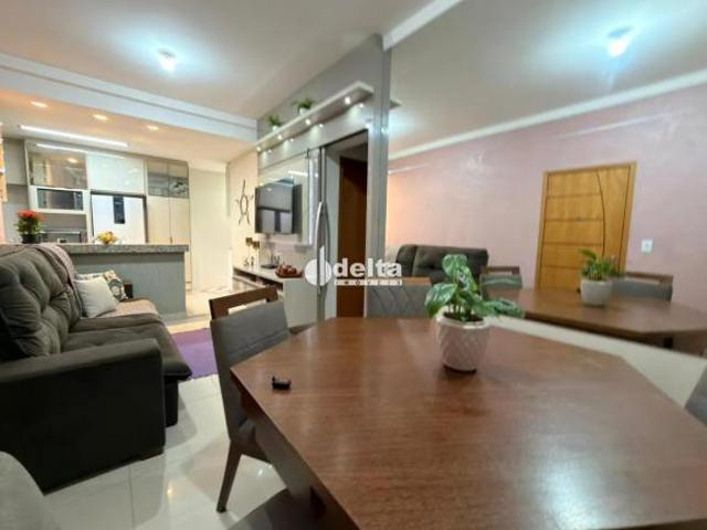 Apartamento com 2 quartos sendo 1 suíte disponível para venda no bairro Novo Mundo em Uberlândia MG