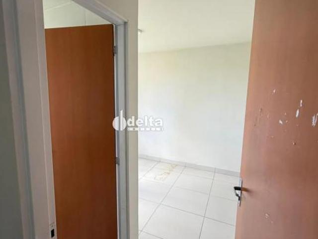 Apartamento com 2 quartos sendo 1 suíte disponível para venda no bairro Residencial Pequis em Uberlâ