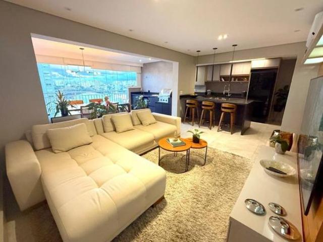 Apartamento com 2 quartos sendo 1 suíte e 2 vagas de garagem à venda, 105 m² por R$ 1.775.000 Lapa
