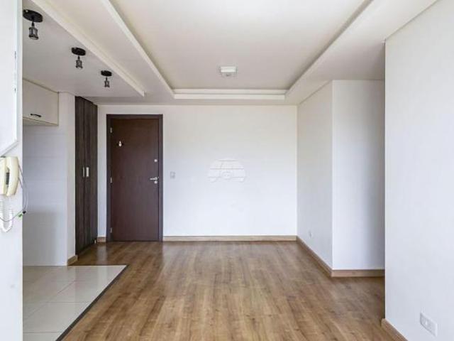 Apartamento com 2 Quartos sendo 1 Suíte e Vaga de Garagem no Capão Raso
