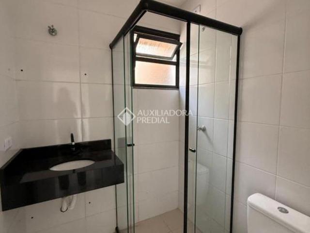 Apartamento com 2 quartos, sendo 1 suíte no Centro