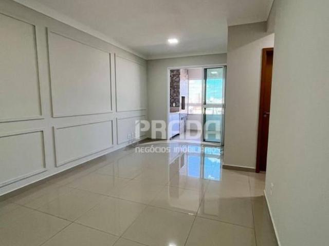 Apartamento com 2 quartos sendo 1 suíte no Bairro Santa Mônica