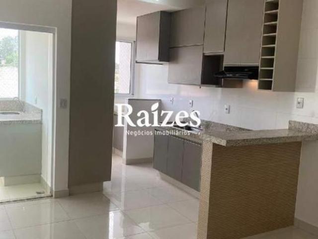 Apartamento com 2 quartos sendo 1 suíte, sacada, elevador e 60m2 no Roosevelt