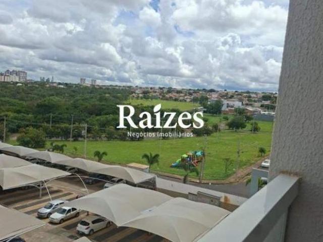 Apartamento com 2 quartos sendo 1 suíte, varanda e elevador no Bairro Laranjeiras