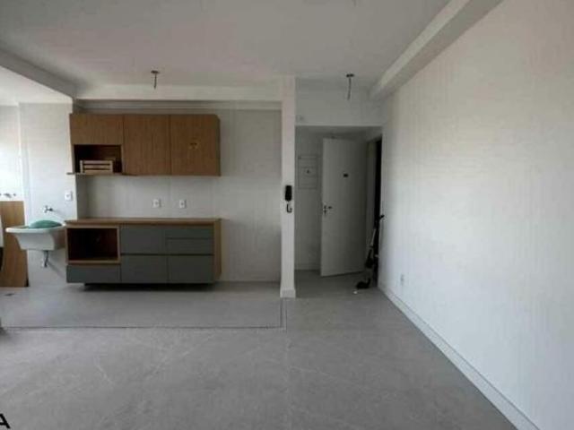Apartamento com 2 quartos, sendo 1 suíte, varanda gourmet e 1 vaga no Bairro Campestre em Santo Andr