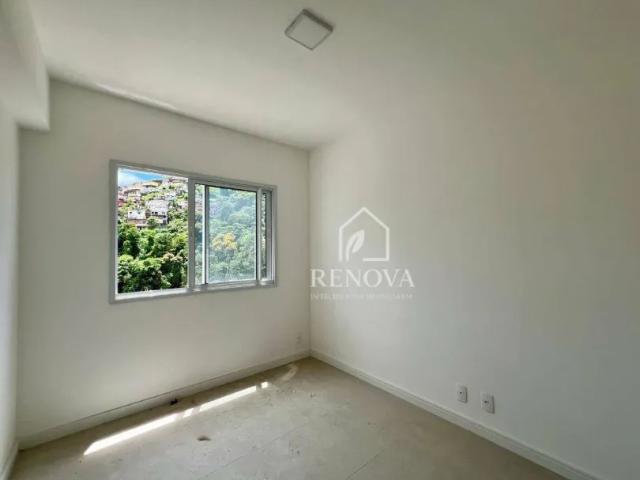 Apartamento com 2 quartos à venda, 60 m² por R$ 420.000 Várzea Teresópolis/RJ