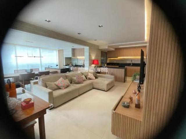 Apartamento com 2 Quartos, 131m²