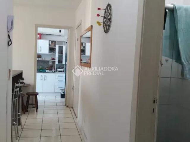 Apartamento com 2 quartos, 1 banheiro, 1 vaga de garagem rotativo no bairro Cavalhada