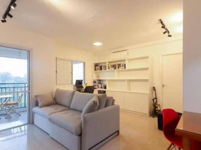 Apartamento com 2 quartos 1 suíte e 1 vaga na Vila Gomes / Butantã. FL64