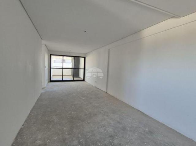 Apartamento com 2 Quartos 1 Suíte, Vaga de Garagem e Sacada com Churrasqueira no Cajuru