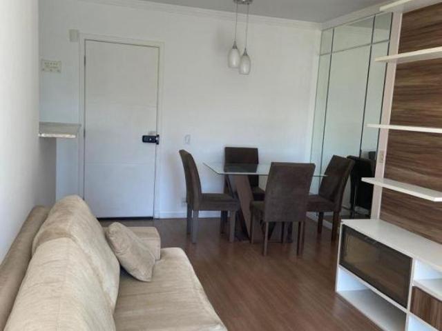 Apartamento com 2 quartos, 1 vaga e varanda e 55 m² à venda em Vila Clementino