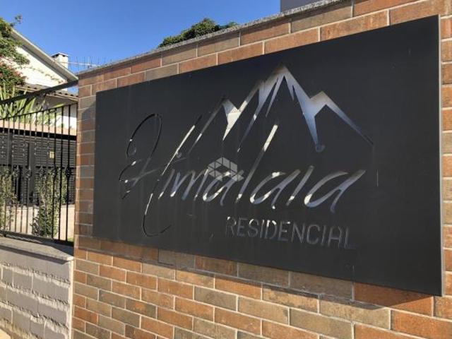 Apartamento com 2 quartos, 1 vaga e 102m²