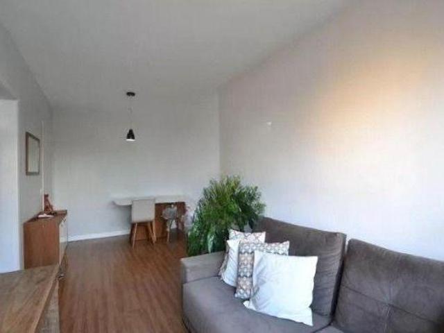 Apartamento com 2 quartos, 1 vaga e 58m² no bairro Menino Deus