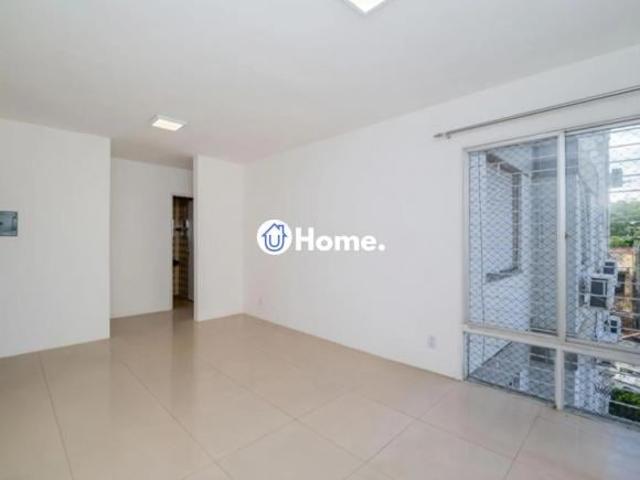 Apartamento com 2 quartos, 2 banheiros e 1 vaga no bairro Azenha