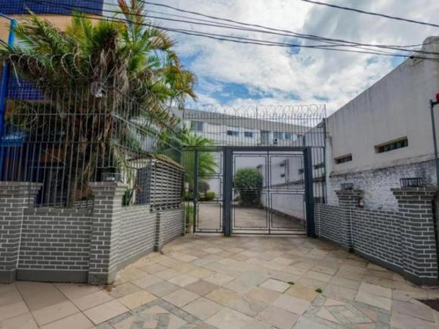 Apartamento com 2 quartos, 2 banheiros e 1 vaga no bairro Azenha