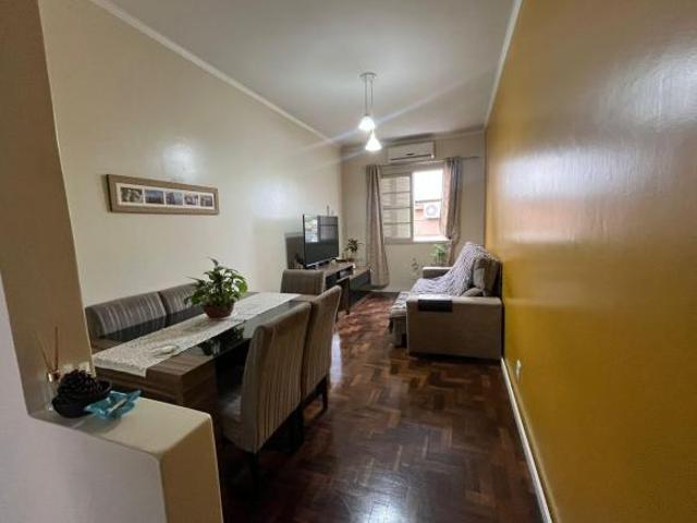 Apartamento com 2 quartos, 2 banheiros e sol da manhã no bairro Vila Ipiranga