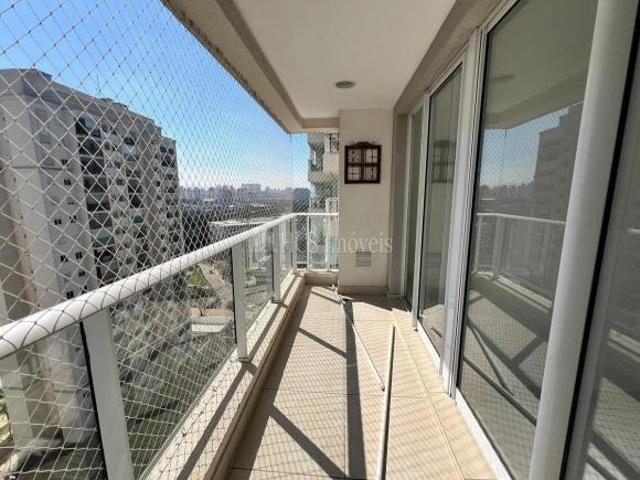 Apartamento com 2 quartos, 55 m², à venda por R$ 650.000