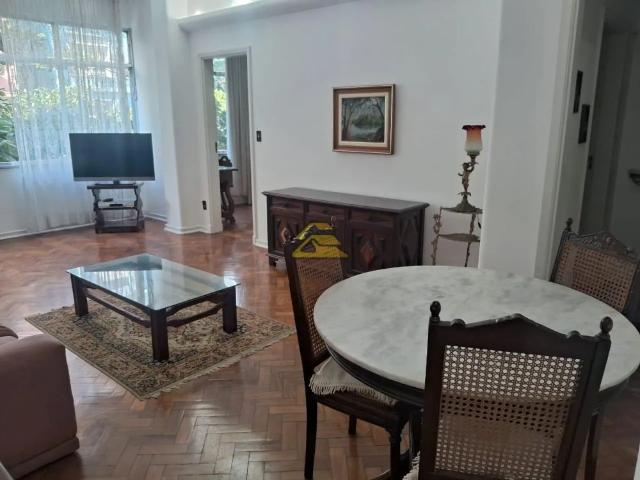 Apartamento com 2 quartos, 70m2