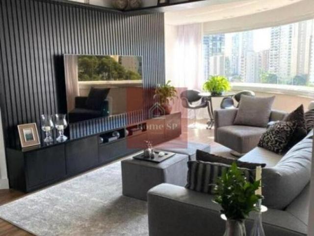 Apartamento com 2 suítes, 3 vagas no Campo Belo