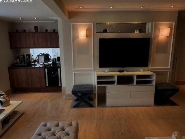 Apartamento com 2 suítes 2 vagas a venda no Morumbi