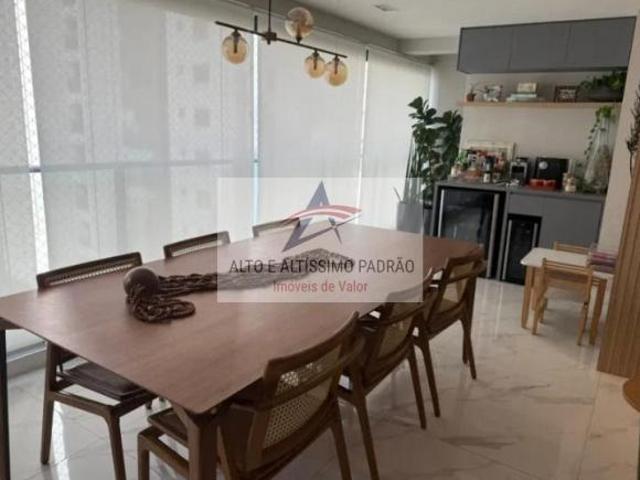 Apartamento com 2 suítes 2 vagas a venda no Campo Belo