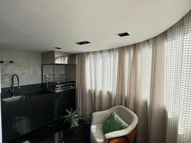 Apartamento com 2 suítes 2 vagas a venda no Panamby