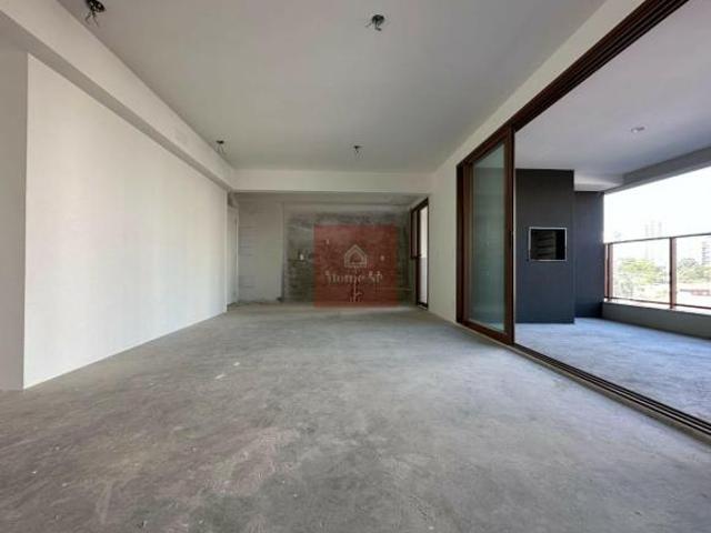 Apartamento com 2 suítes, 2 vagas e com 110m² no Campo Belo