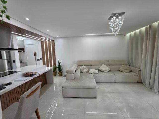 Apartamento no Cidade Maia | 88m² | 2 Suítes | 2 Vagas | Varanda Gourmet | Andar Alto,por R$ 950.00