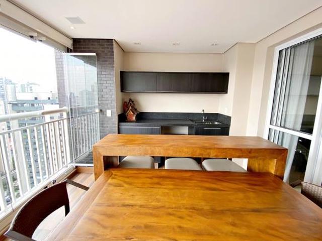 Apartamento com 2 suites e 1 escritório em andar alto e varanda gourmet