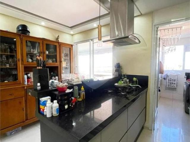 Apartamento com 2 suítes e 2 vagas no Tatuapé