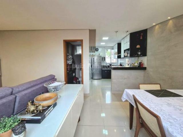 Apartamento com 2 suítes e 2 vagas no Vila Paris