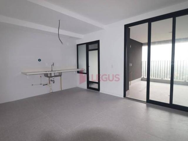 Apartamento com 2 suítes e 2 vagas de garagem