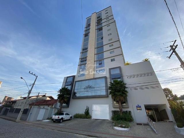 Apartamento com 2 suítes e piscina no São Luiz