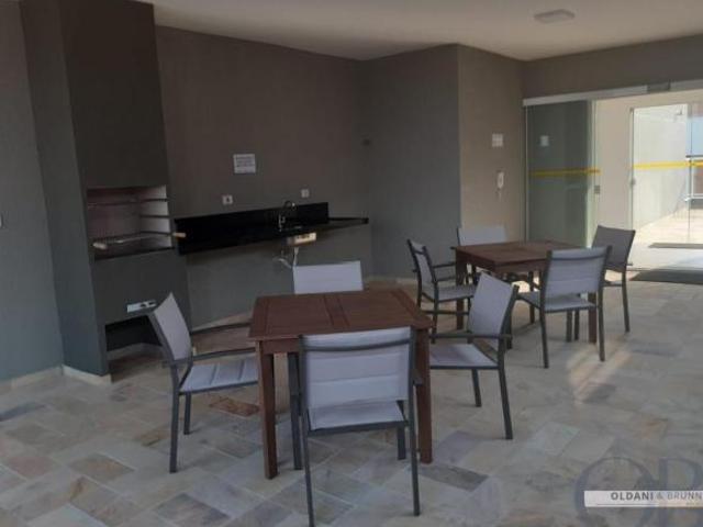APARTAMENTO COM 2 SUÍTES NO CENTRO