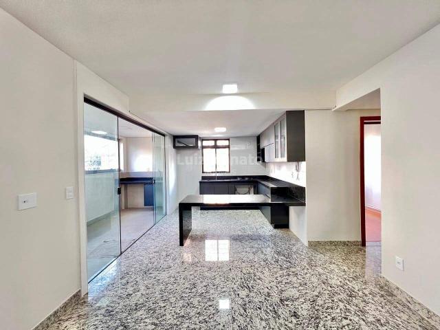 Apartamento com 2 suítes no Bairro Lourdes