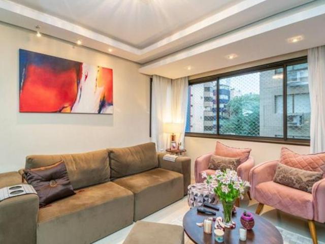 Apartamento com 2 suítes no bairro Petrópolis