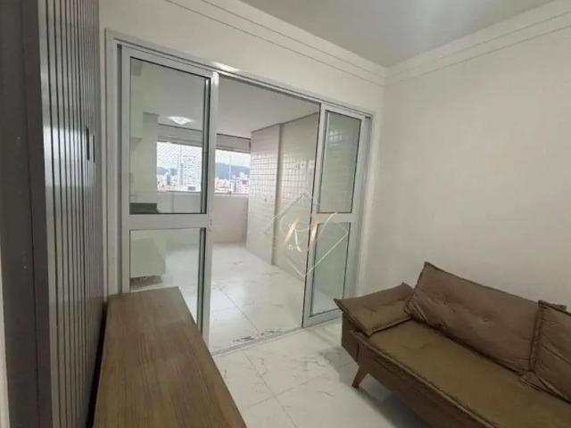 Apartamento com 2 suítes, sacada na sala, elevador, vaga demarcada, no bairro boqueirão em santos!